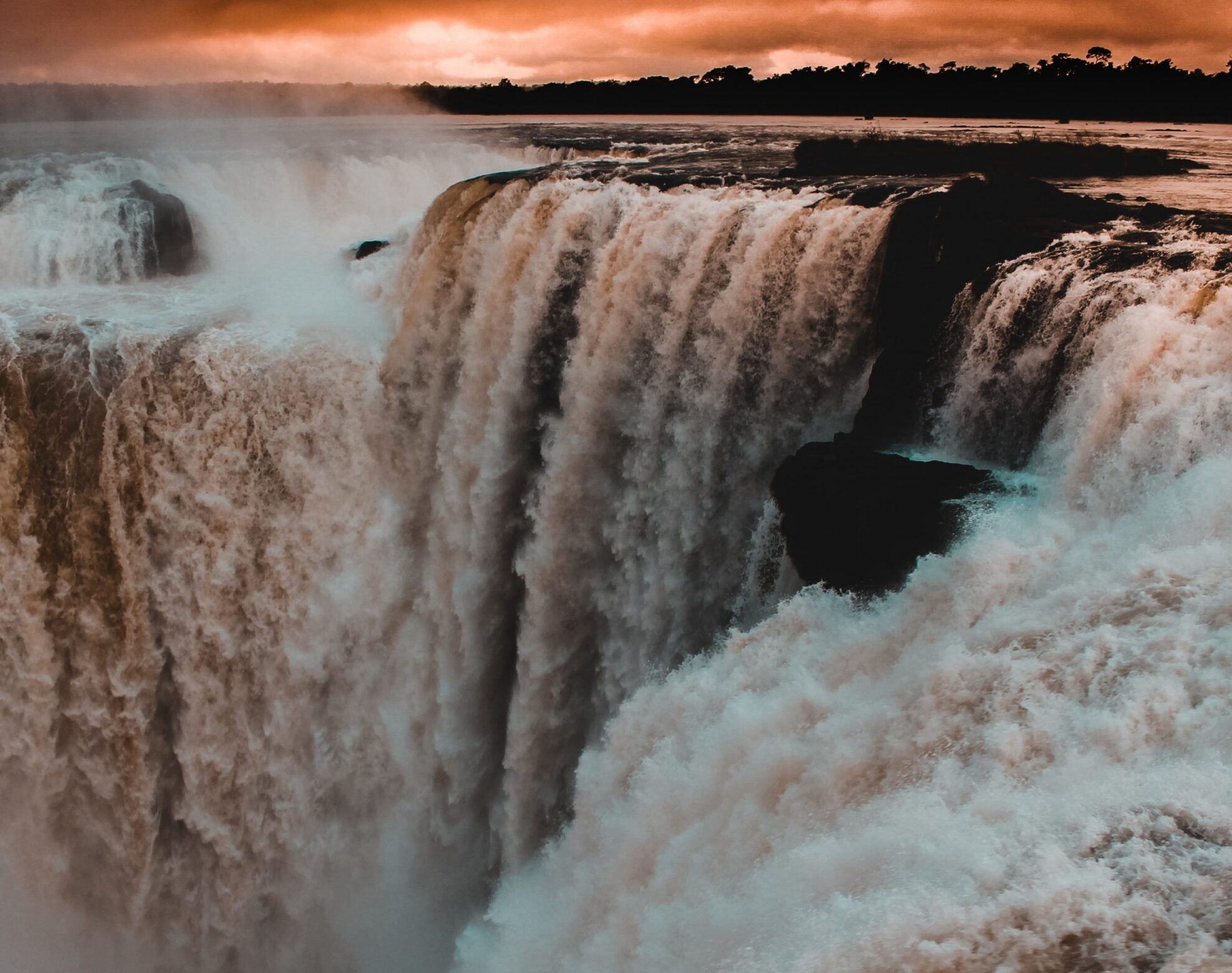 % The 6 Creepiest Bodies of Water in The World