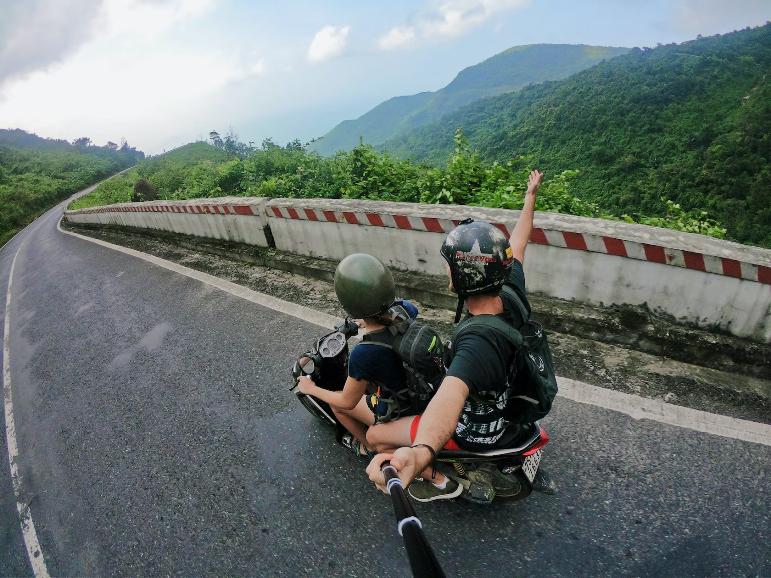 % The Best Ways to Find Travel Buddies